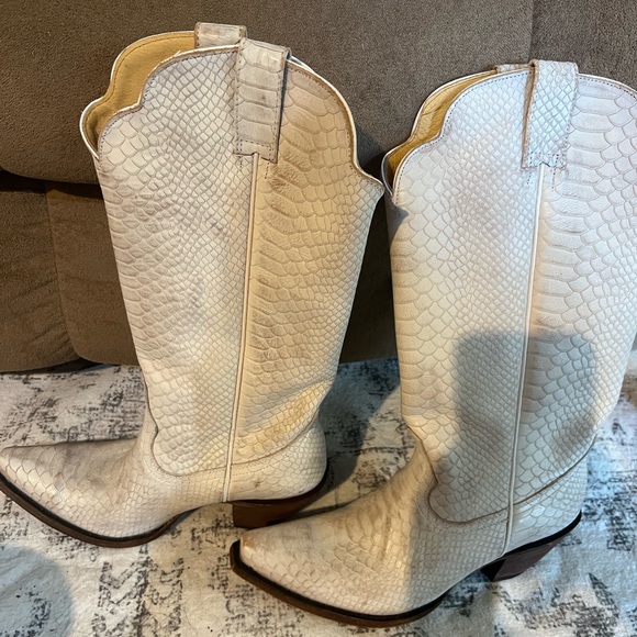 Idyllwind | Shoes | Idyllwind Cream Snakeskin Heeled Boots | Poshmark
